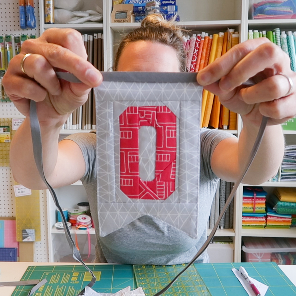 How to make a personalized quilted banner – Sugaridoo